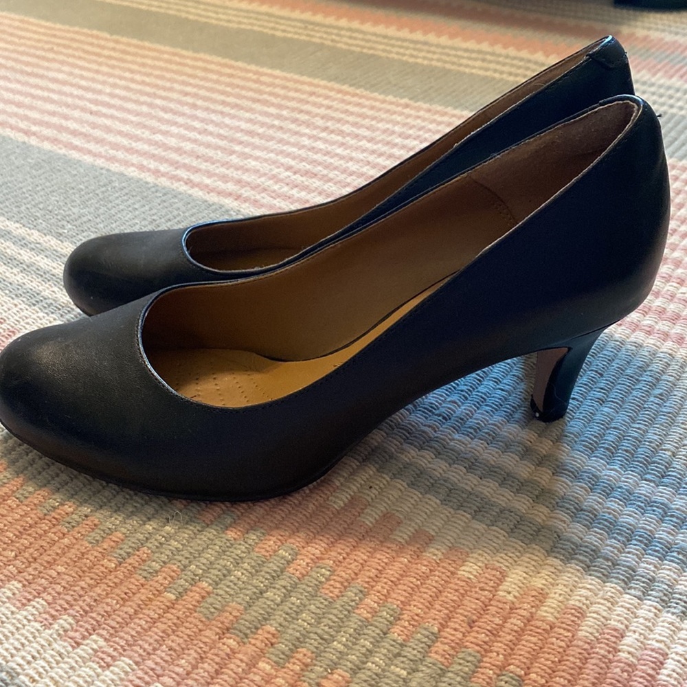 Clarks Black Leather Work Pumps - Gem
